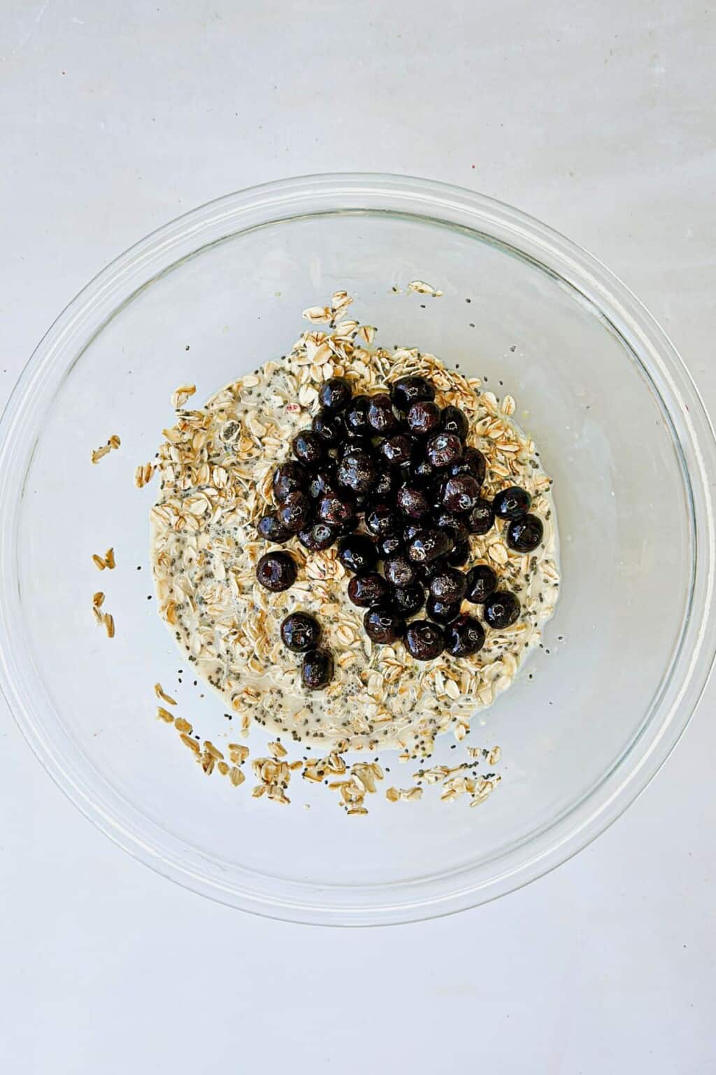 Vegan Blueberry and Raspberry Overnight Oats