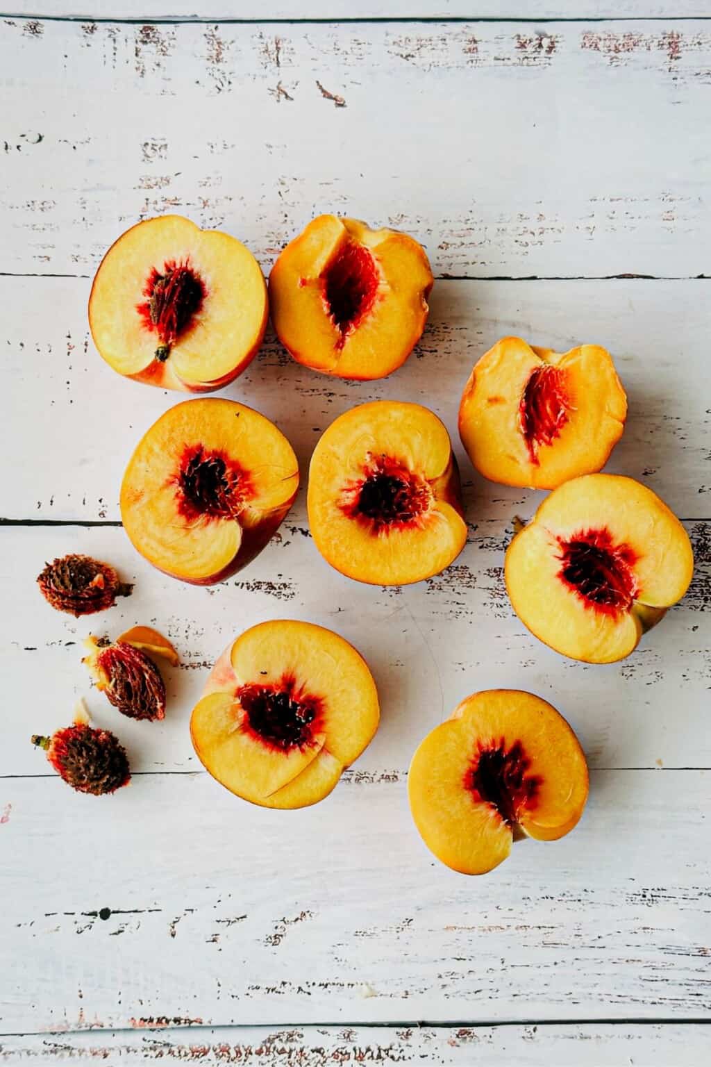 Grilled Peaches with Vegan Mascarpone Cheese